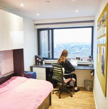 Boarding | Day & Boarding College, London | DLD College London