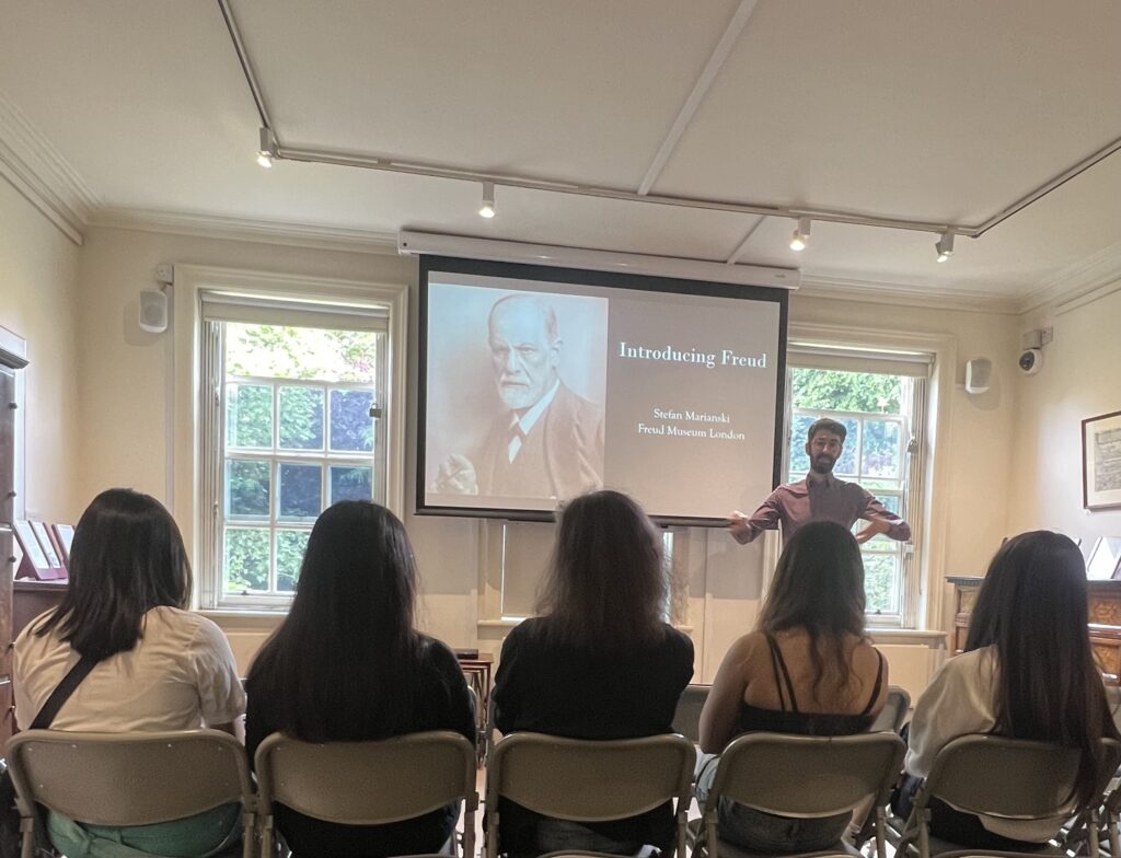 Understanding Freud’s infamous Psychodynamic approach | DLD College London